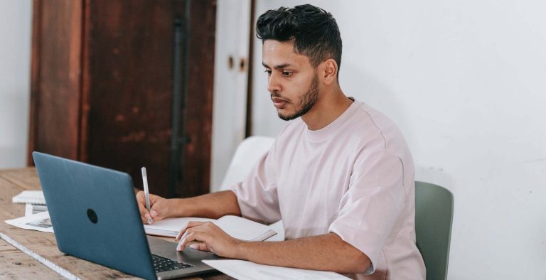 How To Write A Broadcasting Radio Script - 7 Examples | Radiolize